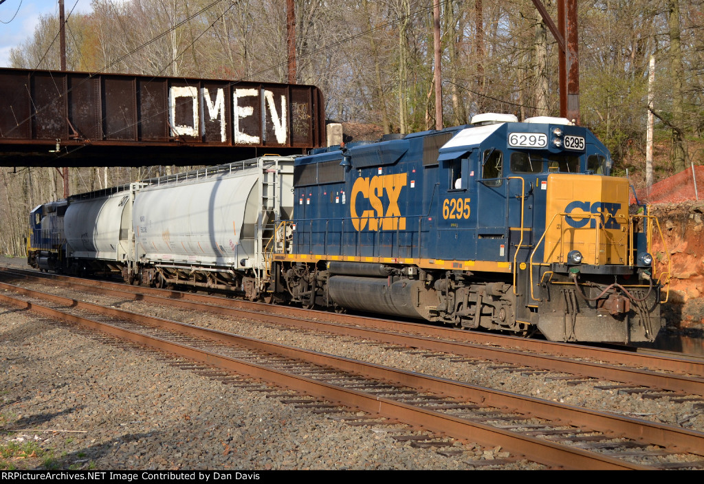 CSX GP40-2 6295 leads C770-16